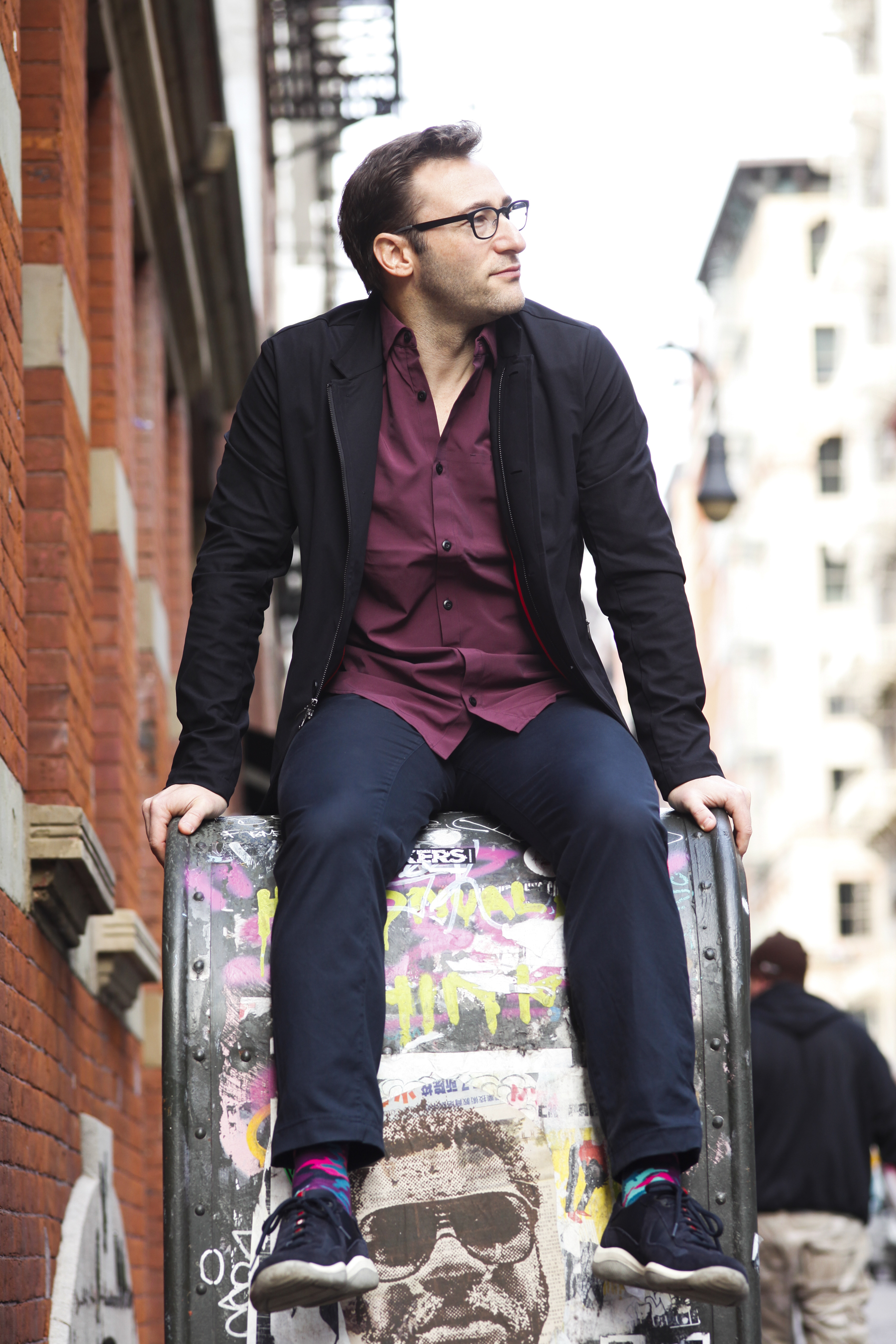 SIMON SINEK - Being Present, Being You | Yoga Digest